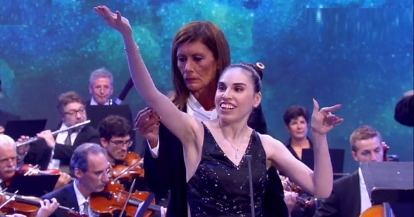 Cantante de ópera con parálisis cerebral sorprende al mundo con su voz ...
