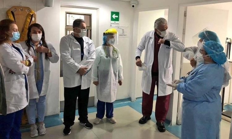 En Colombia por primera vez los médicos residentes recibieron ...