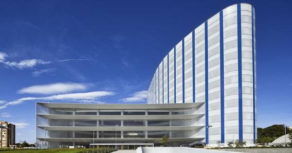 Colombia inaugura uno de los centros cancerológicos más grandes de ...